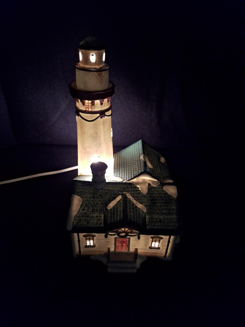 Vintage and Rare Lemax Dickensvale "plymouth Corners Lighthouse ...