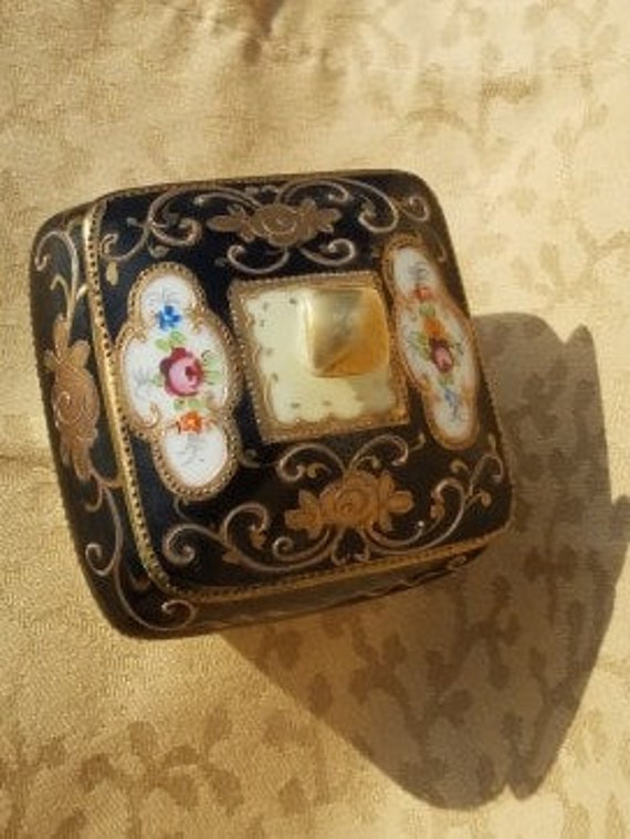 Antique Hand Painted Nippon Porcelain Powder Box Trin… - Gem