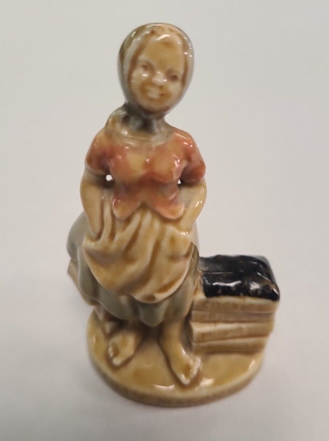 Vintage Molly Malone Wade Porcelain Figurine Statue Ireland 3 1/2 Tall ...