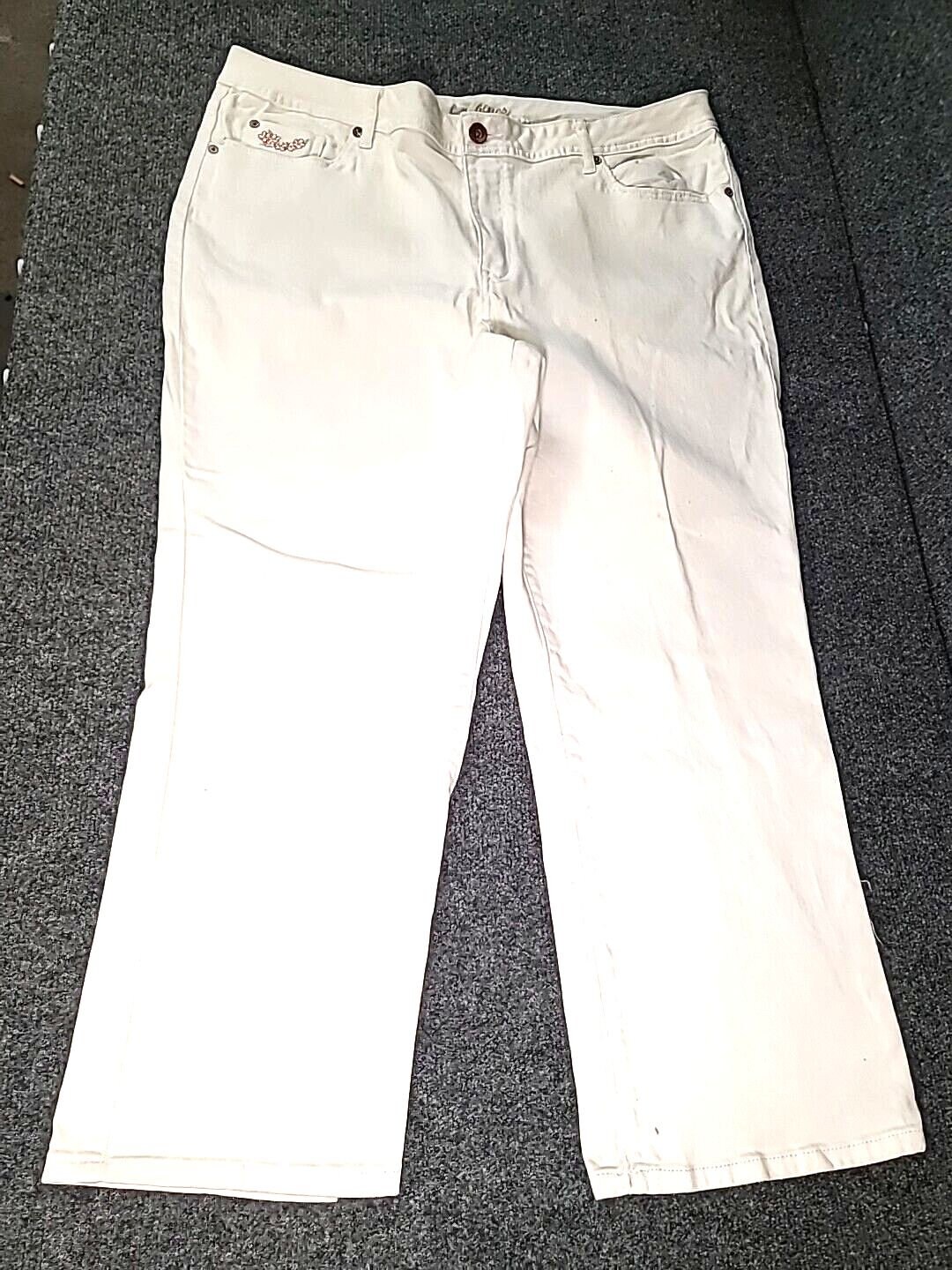 Vintage L.A. Blues White Floral Embroidered Peach Floral Capris Size ...