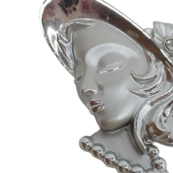 Silver Tone Page Girl Lady Head Brooch - Gem