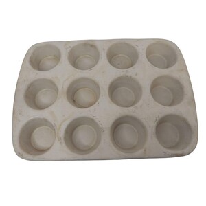 Vintage Pampered Chef Muffin Cupcake Pan Stoneware 12 Count Well ...
