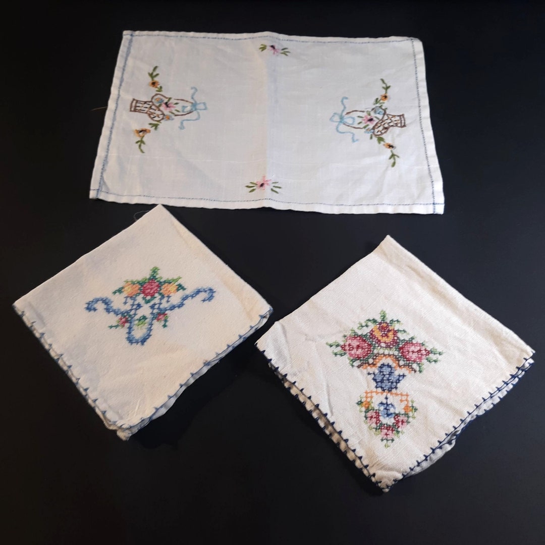 Vintage Doily Set With Napkins White Cross Stitch Embroidered Flower ...