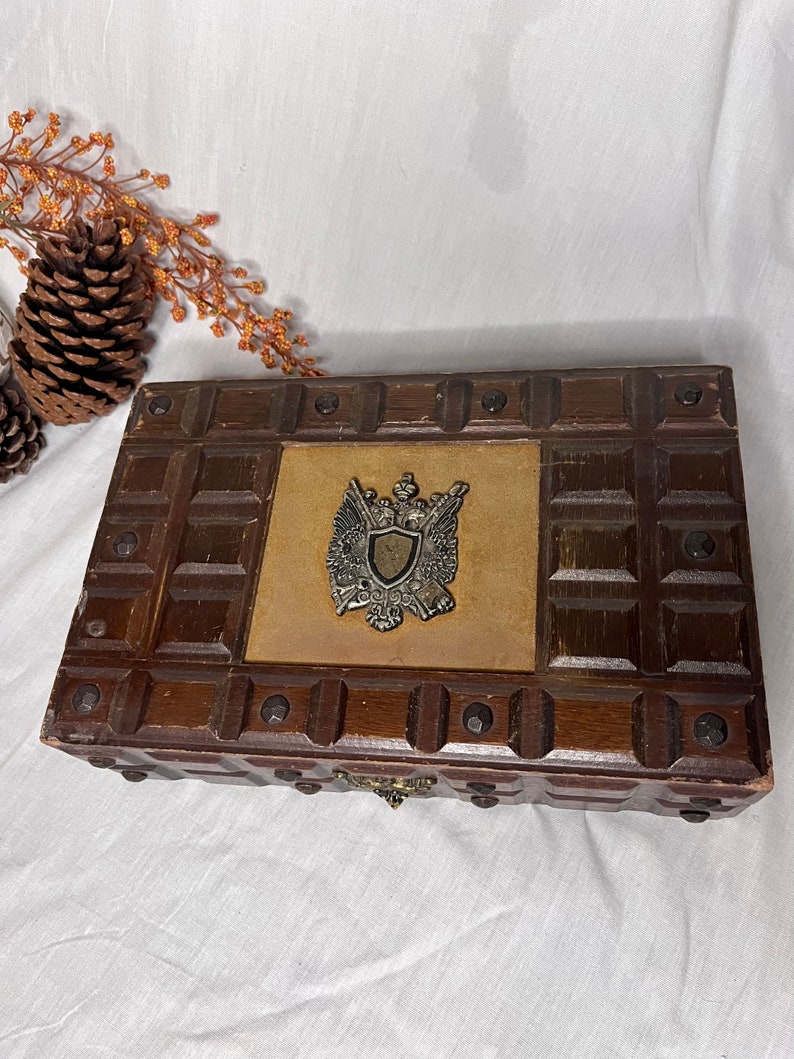 Vintage 1960s Coat of Arms Trinket Box - Etsy