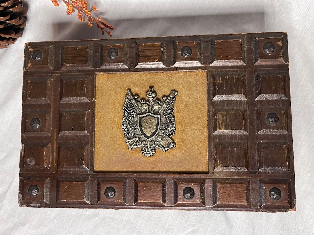 Vintage 1960s Coat of Arms Trinket Box - Etsy
