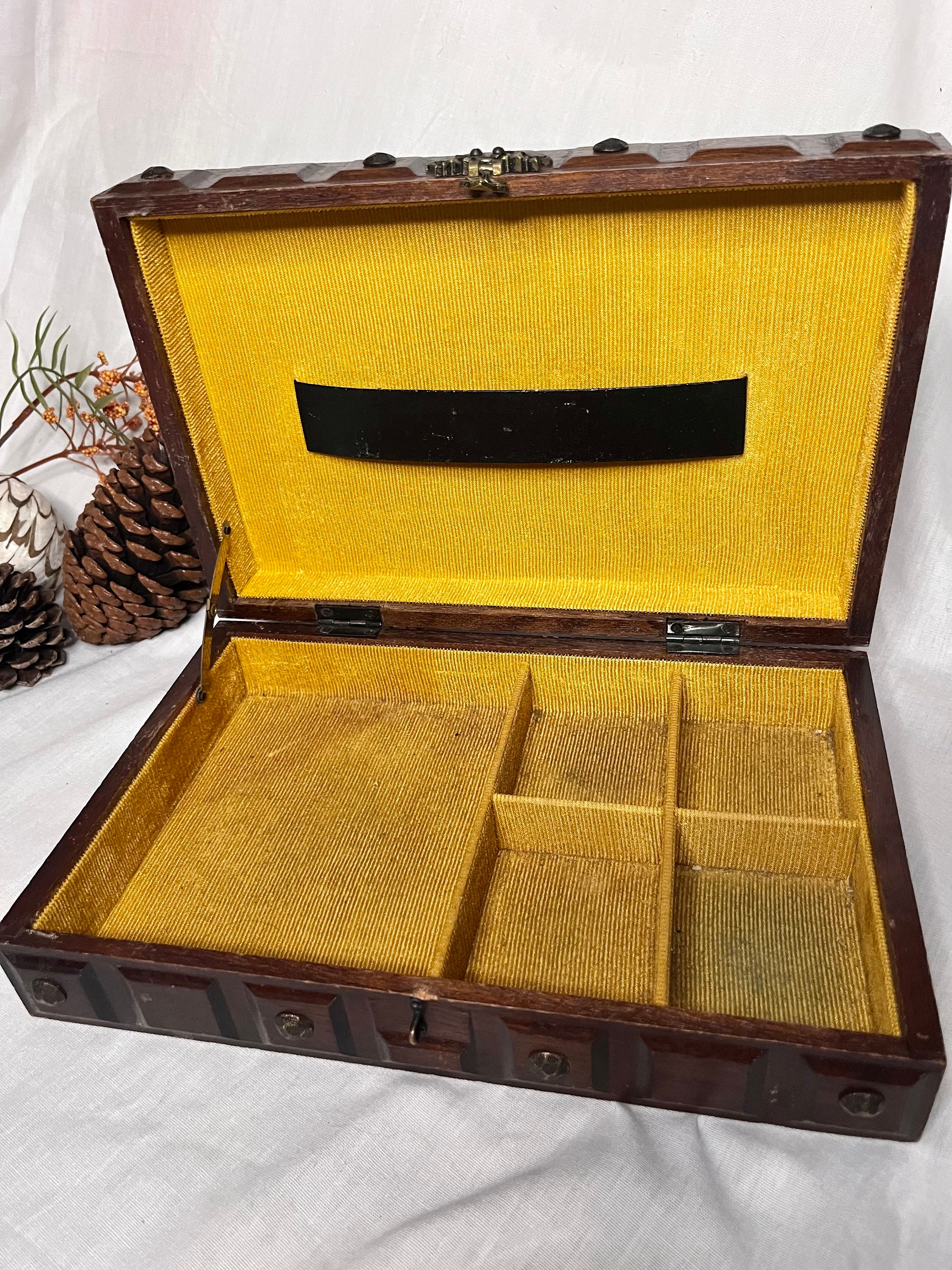 Vintage 1960s Coat of Arms Trinket Box - Etsy