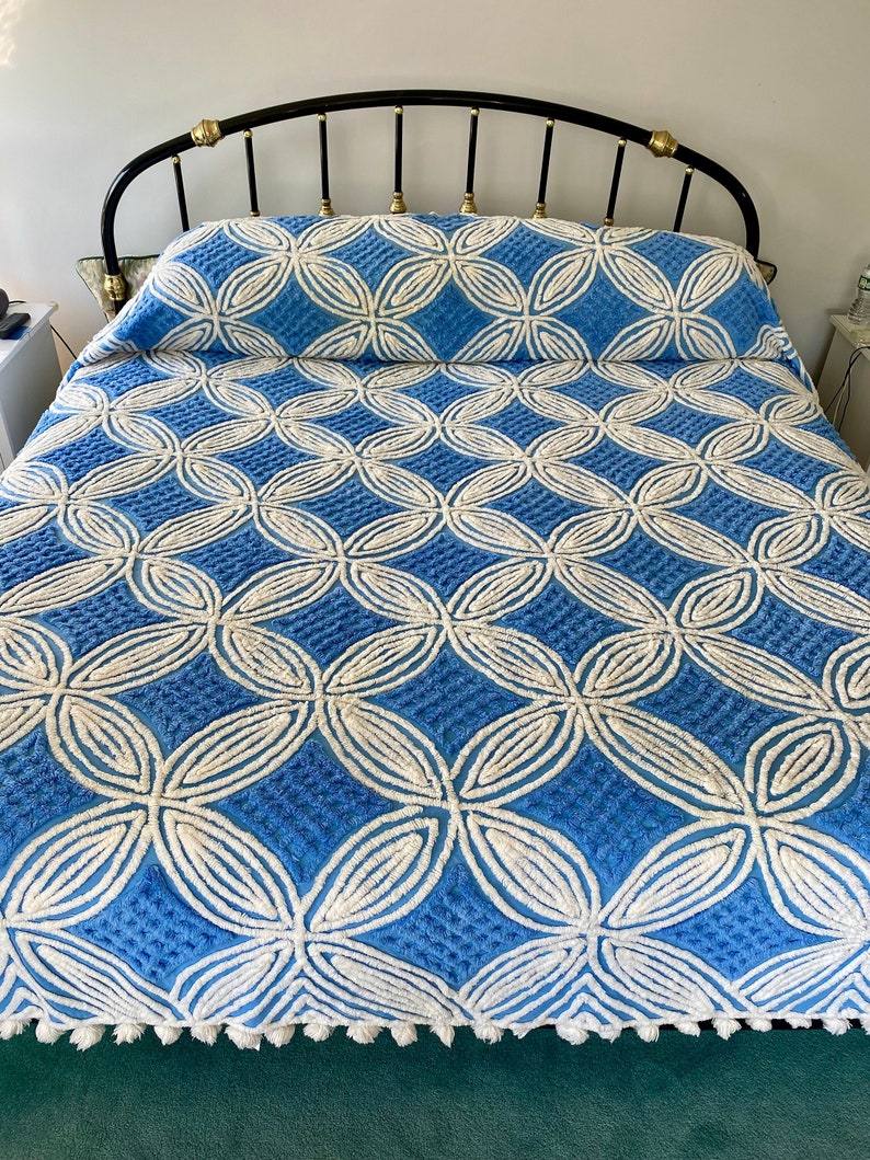 Vintage Hofmann Blue Waffle Chenille Bedspread: Wedding Ring Pattern ...