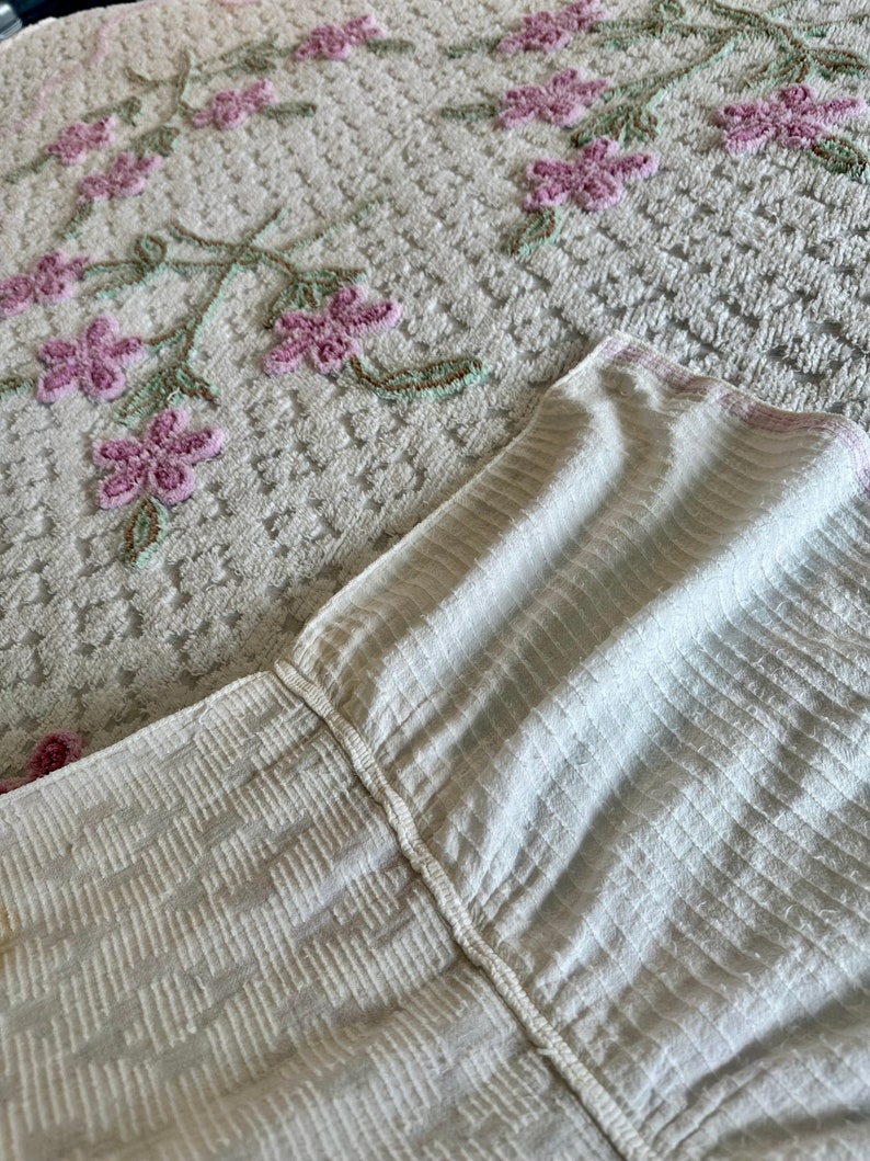 Vintage Chenille Bedspread Peachy Pink Florals on Off-white - Etsy