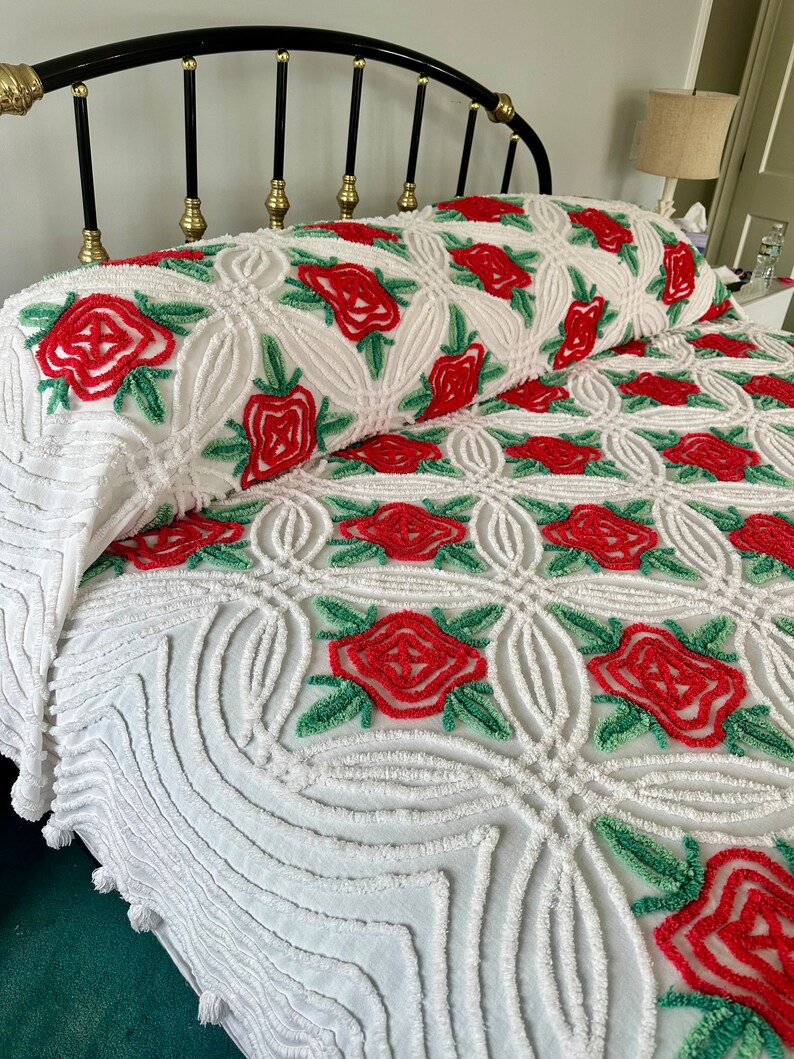 RARE Vintage Romantic Red Cabbage Roses Embedded in Double - Etsy