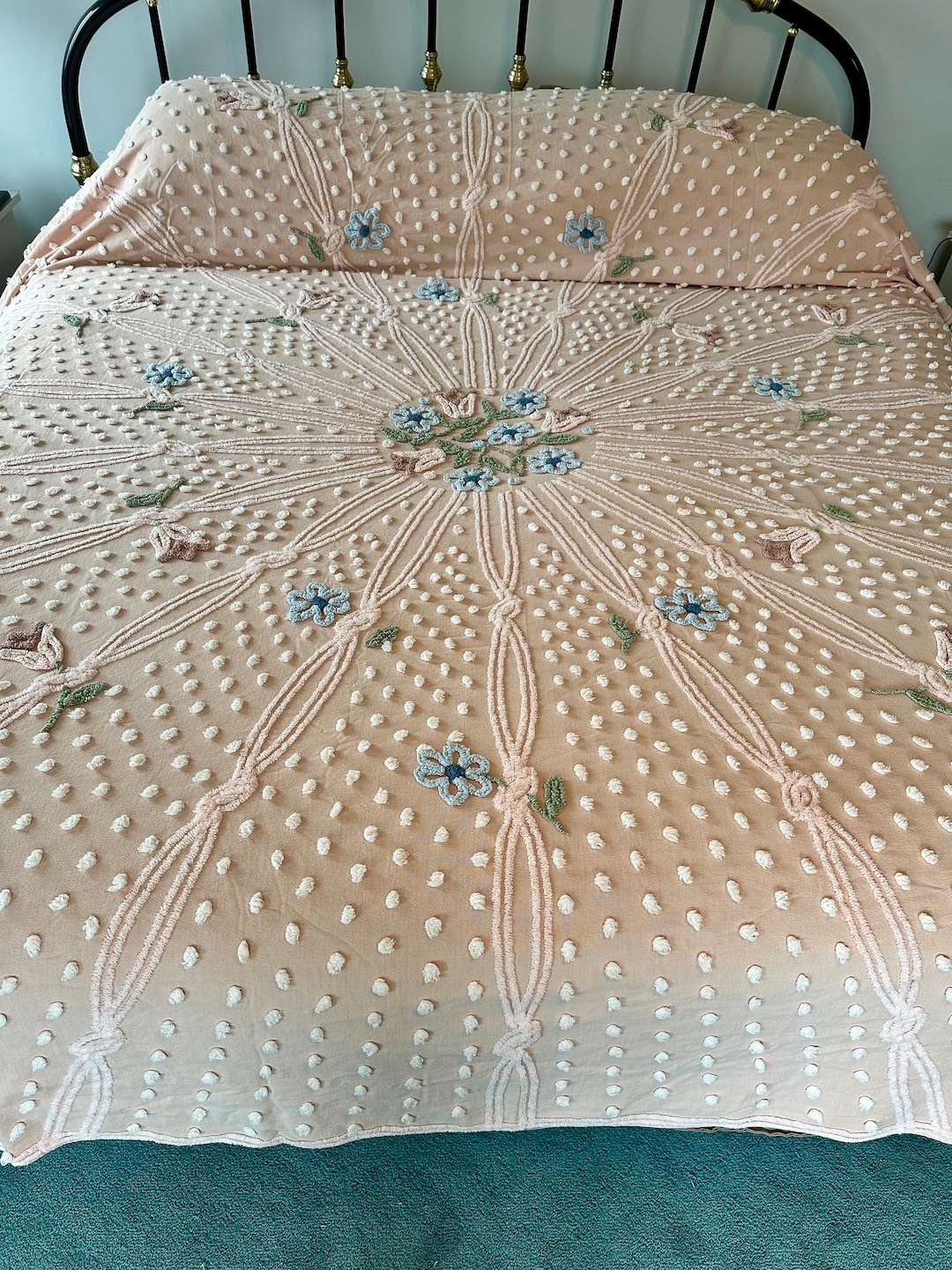Vintage Dusty Pink Pastel Florals With Radiating White Pops All Around ...
