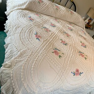 Vintage Chenille Bedspread Cabin Craft Pink Cabbage Rose and Big White ...