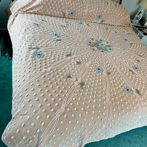 Vintage Dusty Pink Pastel Florals With Radiating White Pops All Around ...