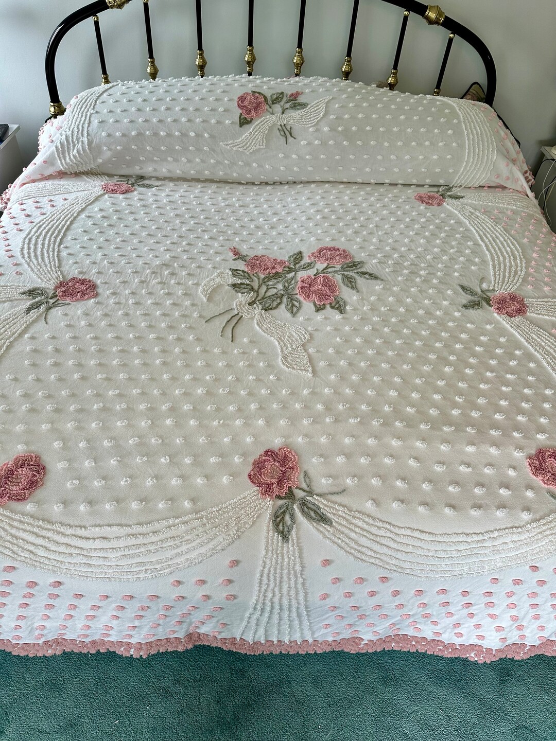 Vintage Cabbage Roses and Ribbons With Large White and Pink Pops on Off ...