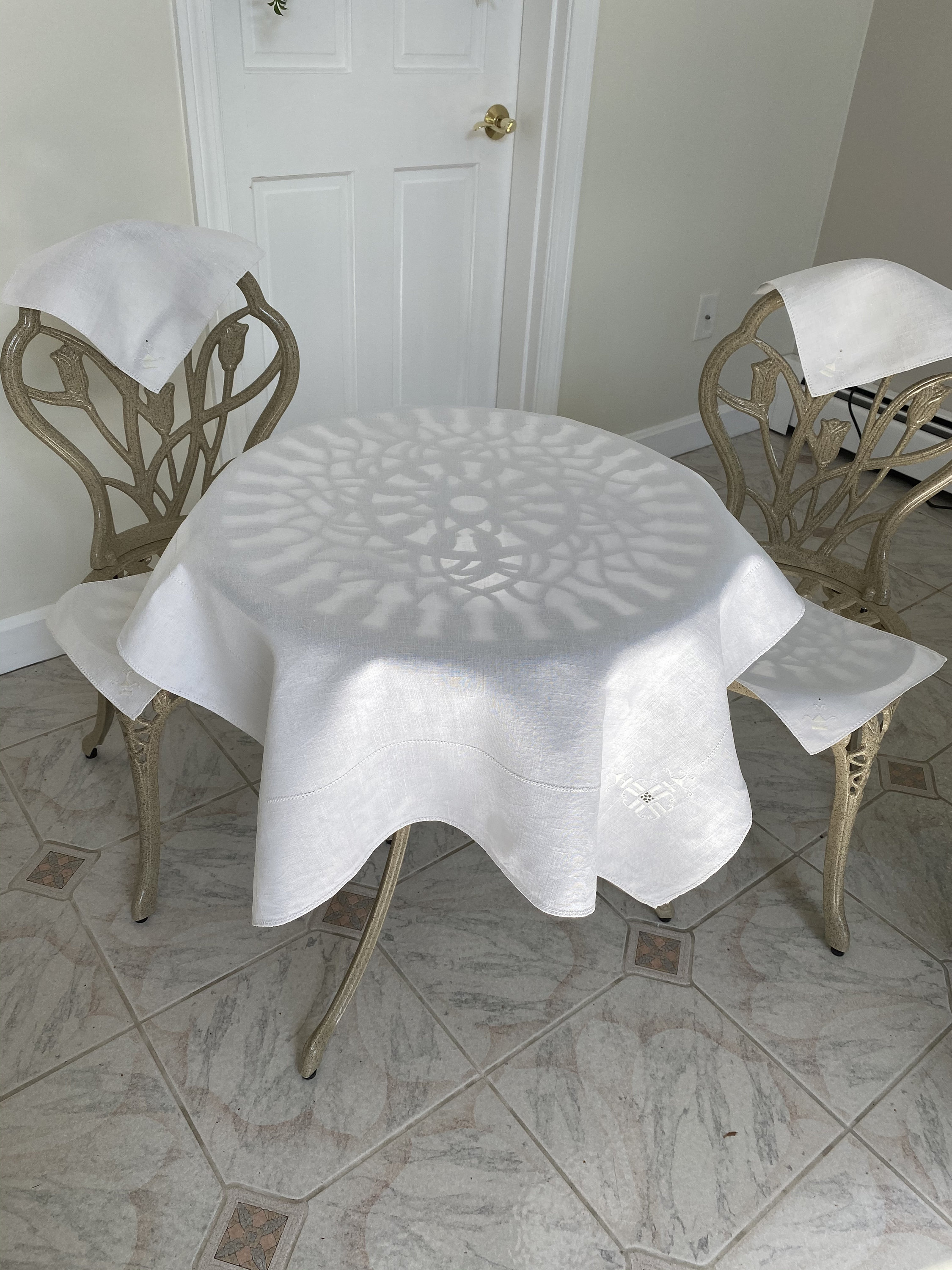 Vintage 1960s White Muslin Table Cloth With 4 Matching - Etsy UK