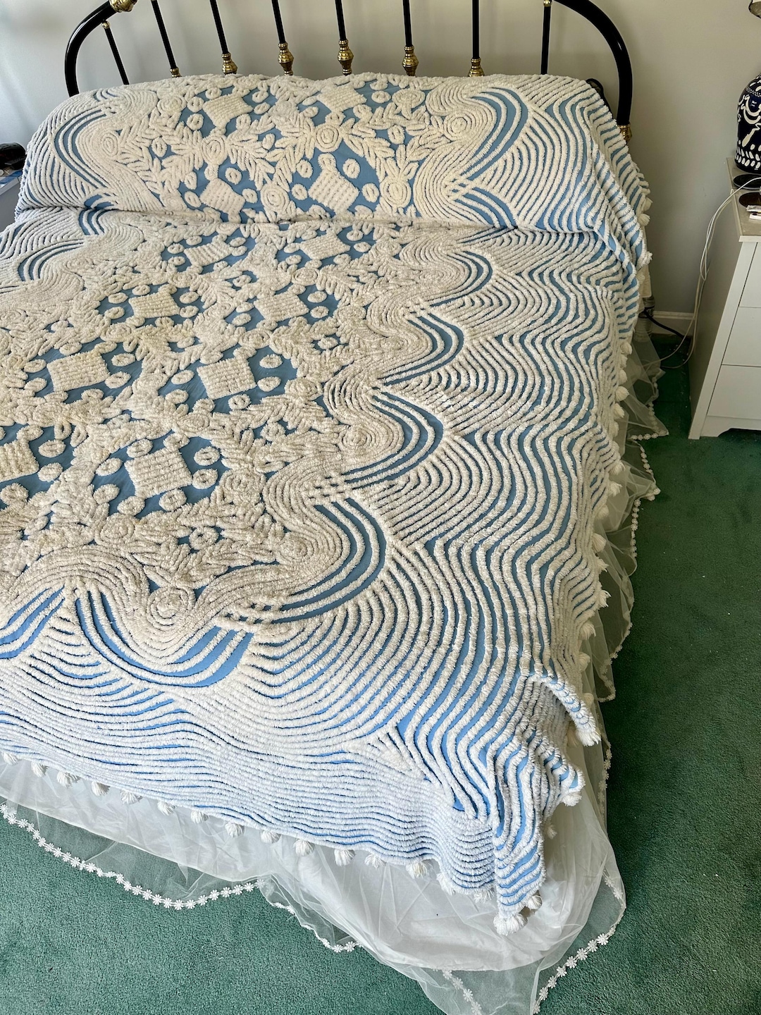 Vintage Snow White on Baby Blue Canvas Hofmann Queen Chenille Bedspread ...