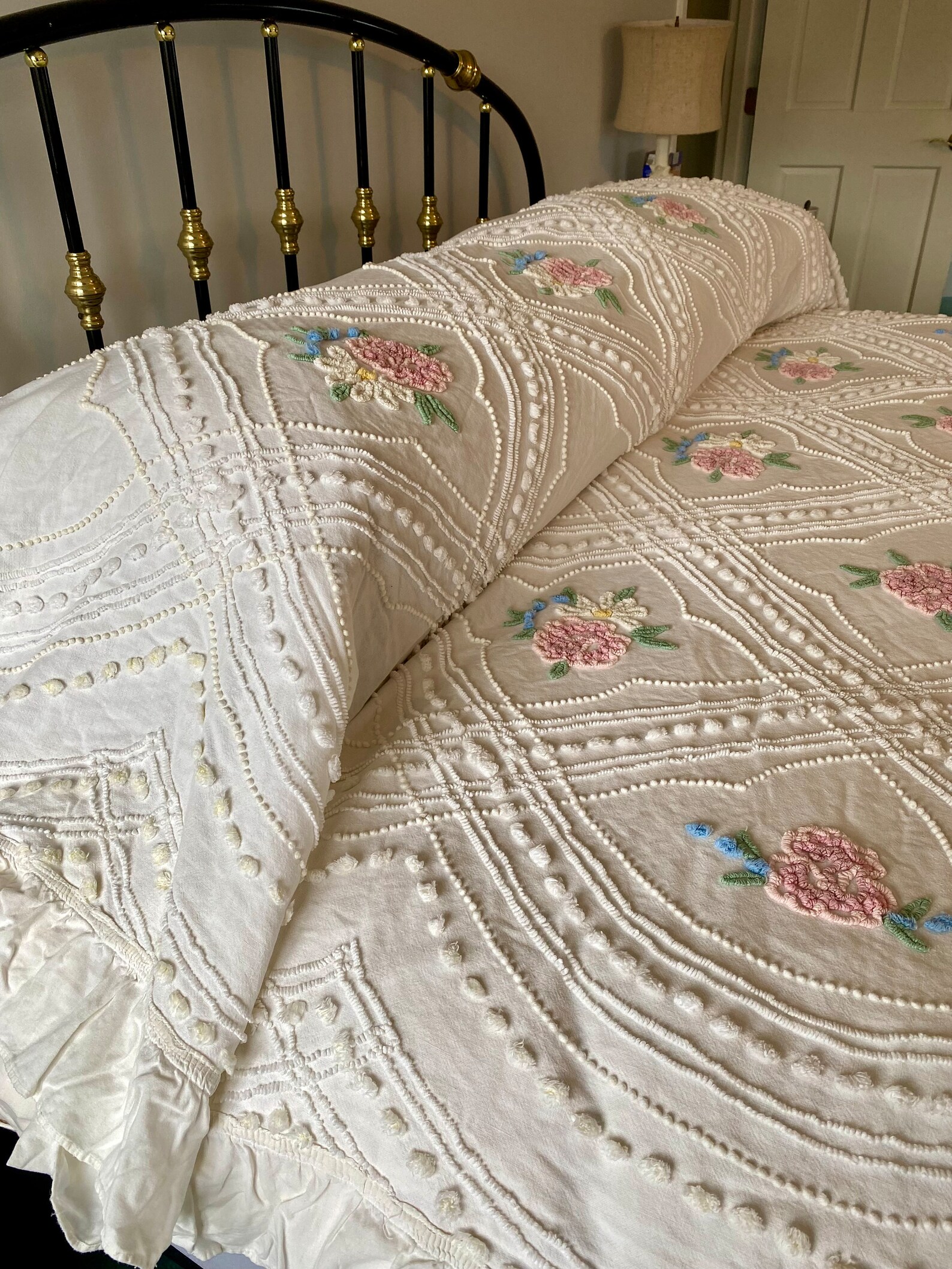 Vintage Chenille Bedspread Cabin Craft Pink Cabbage Rose and Big White ...