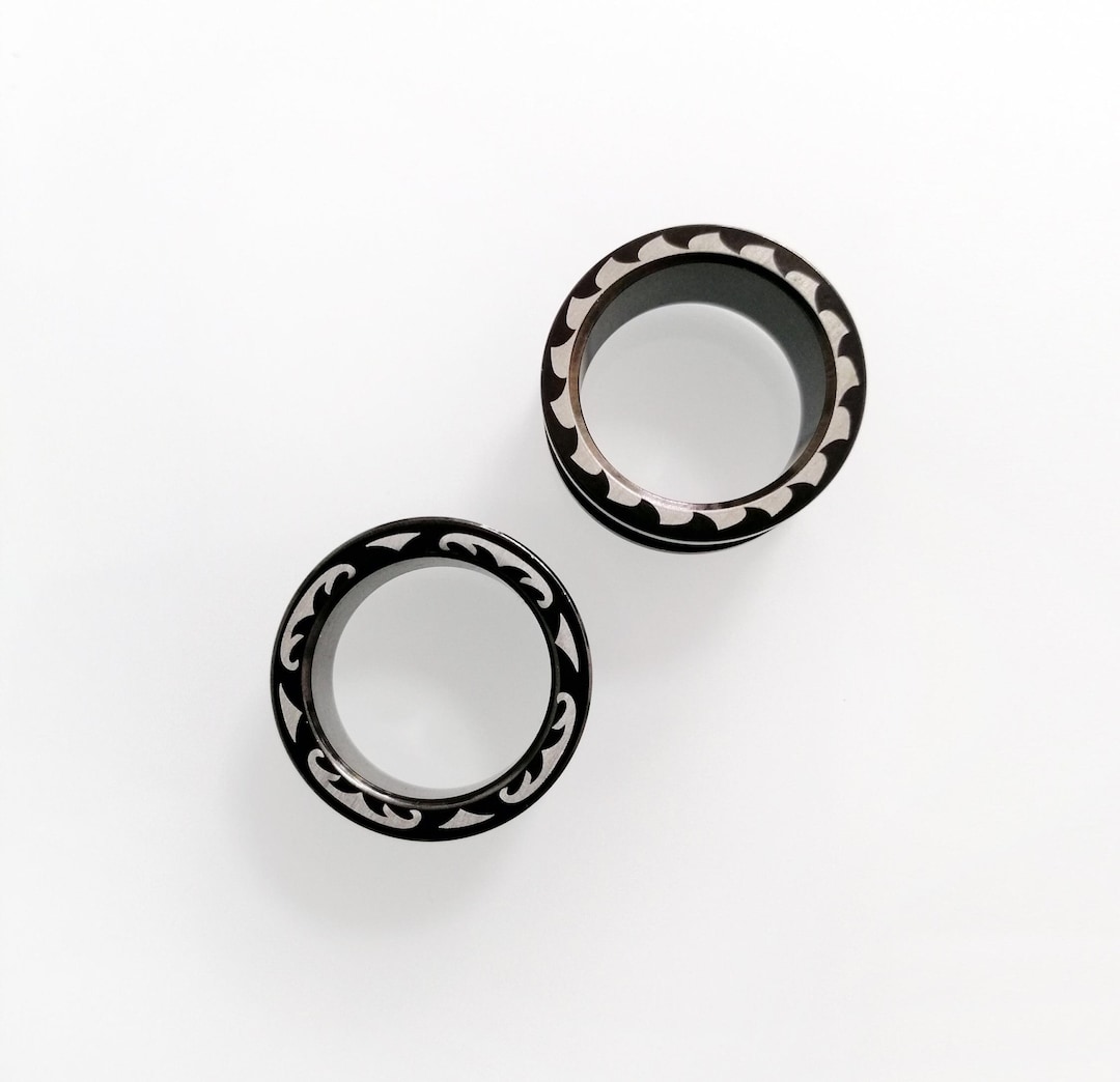 Black Surgical Steel Flesh Tunnesl. Ear Gauges, Threaded Ear Tunnels ...