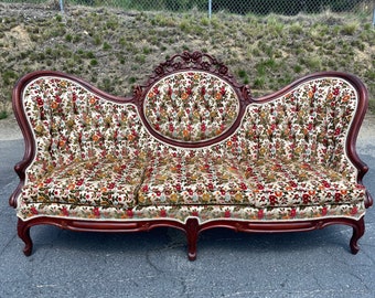 Victorian Couch - Etsy