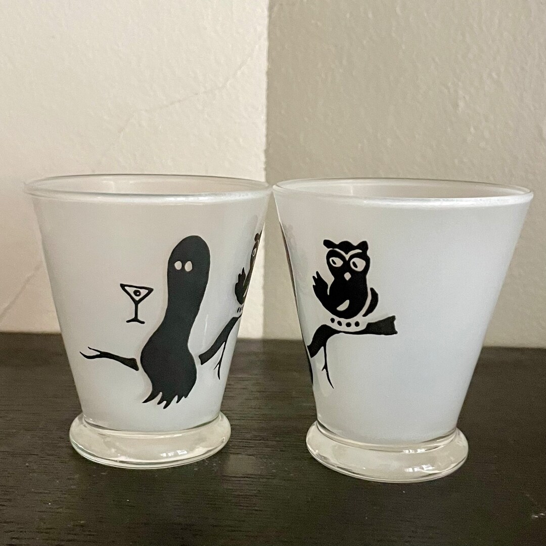 2 Friendly Spirits Cocktail Glasses - Etsy