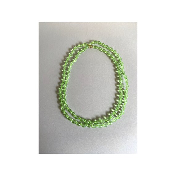 Vintage bright green plastic cut glass style single s… - Gem