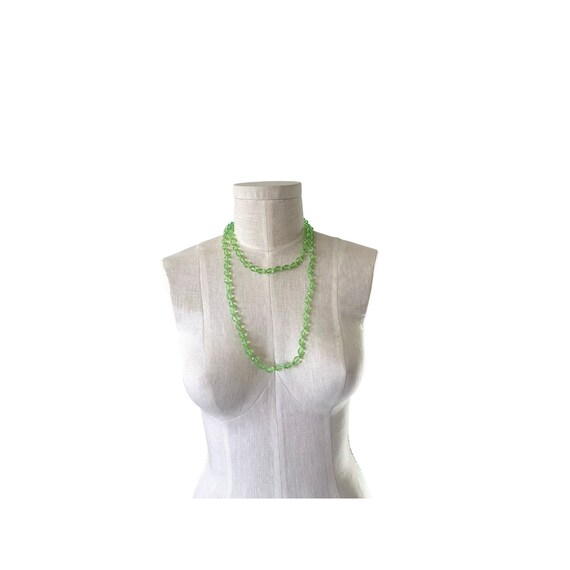 Vintage bright green plastic cut glass style single s… - Gem