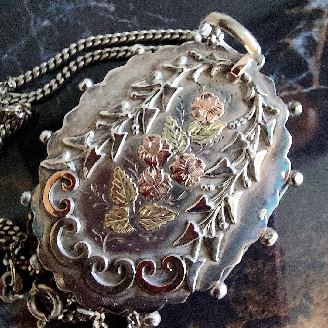 Exceptional Antique Victorian Opening Locket With 925 Chain, Classic ...