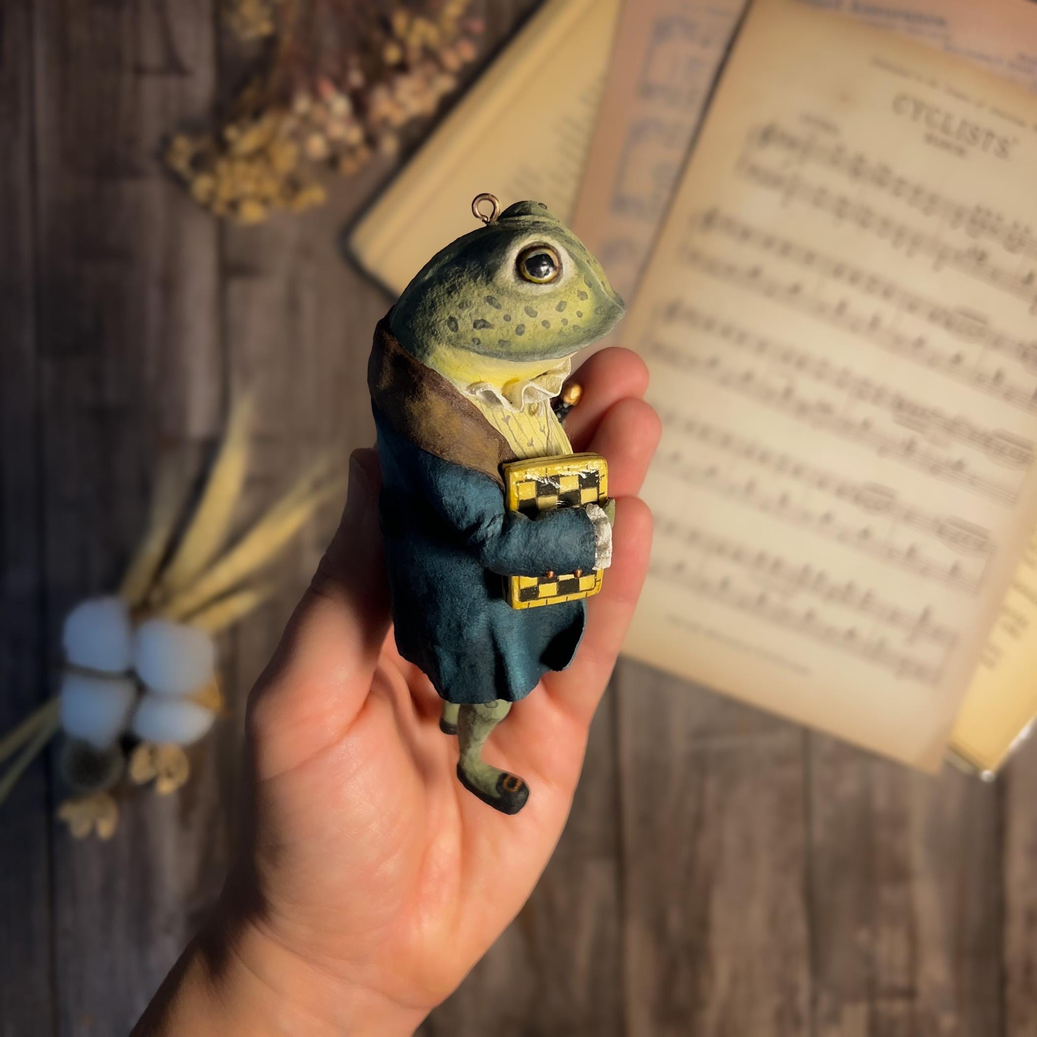 Spun Cotton Wool Frog Chess Player Ornaments Vintage Inspired Unique ...