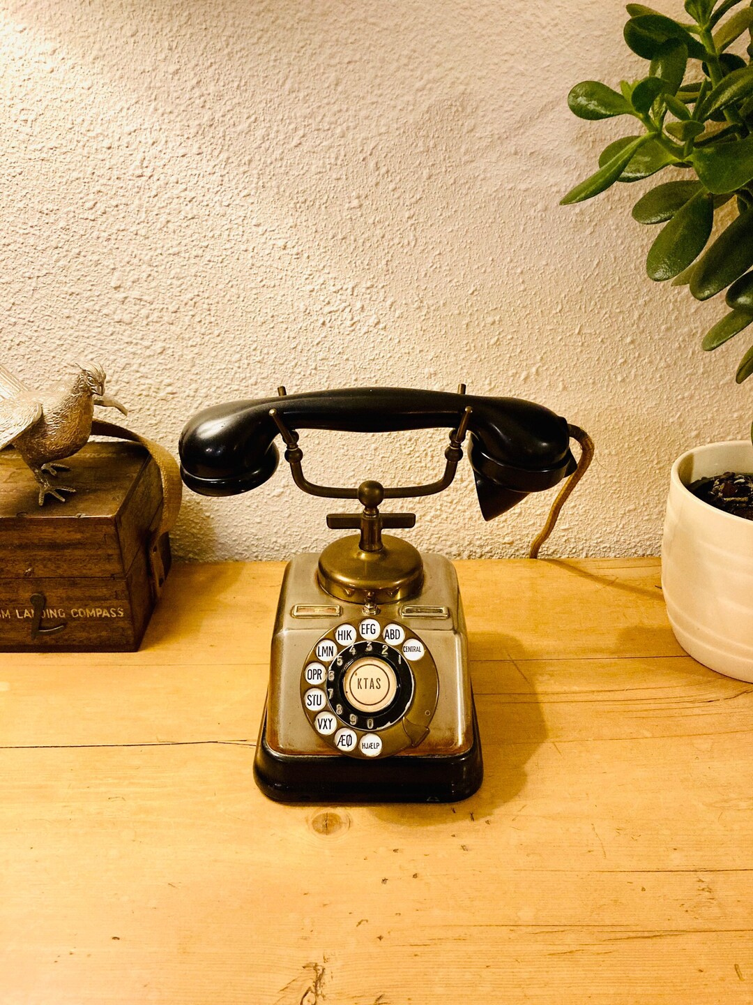 JYDSK KTAS D30 telephone with dial and bakelite handle, Kjobenhavns ...