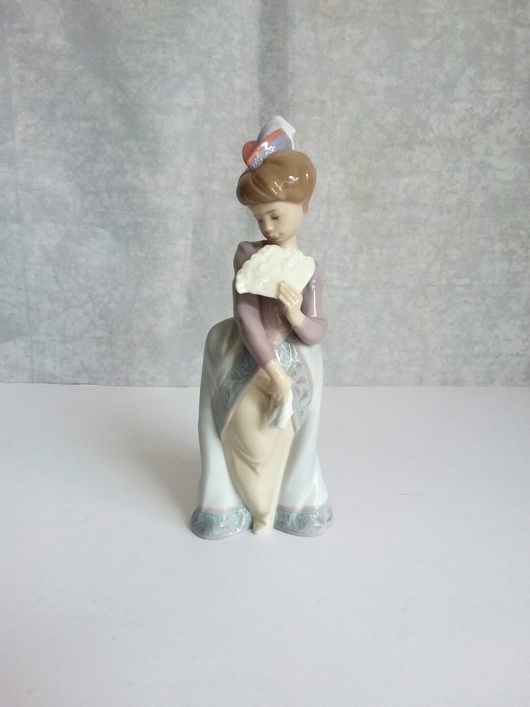 Lladro, 6117, Constance, Girl With Fan, 1994, 9.25 Tall Figure in ...
