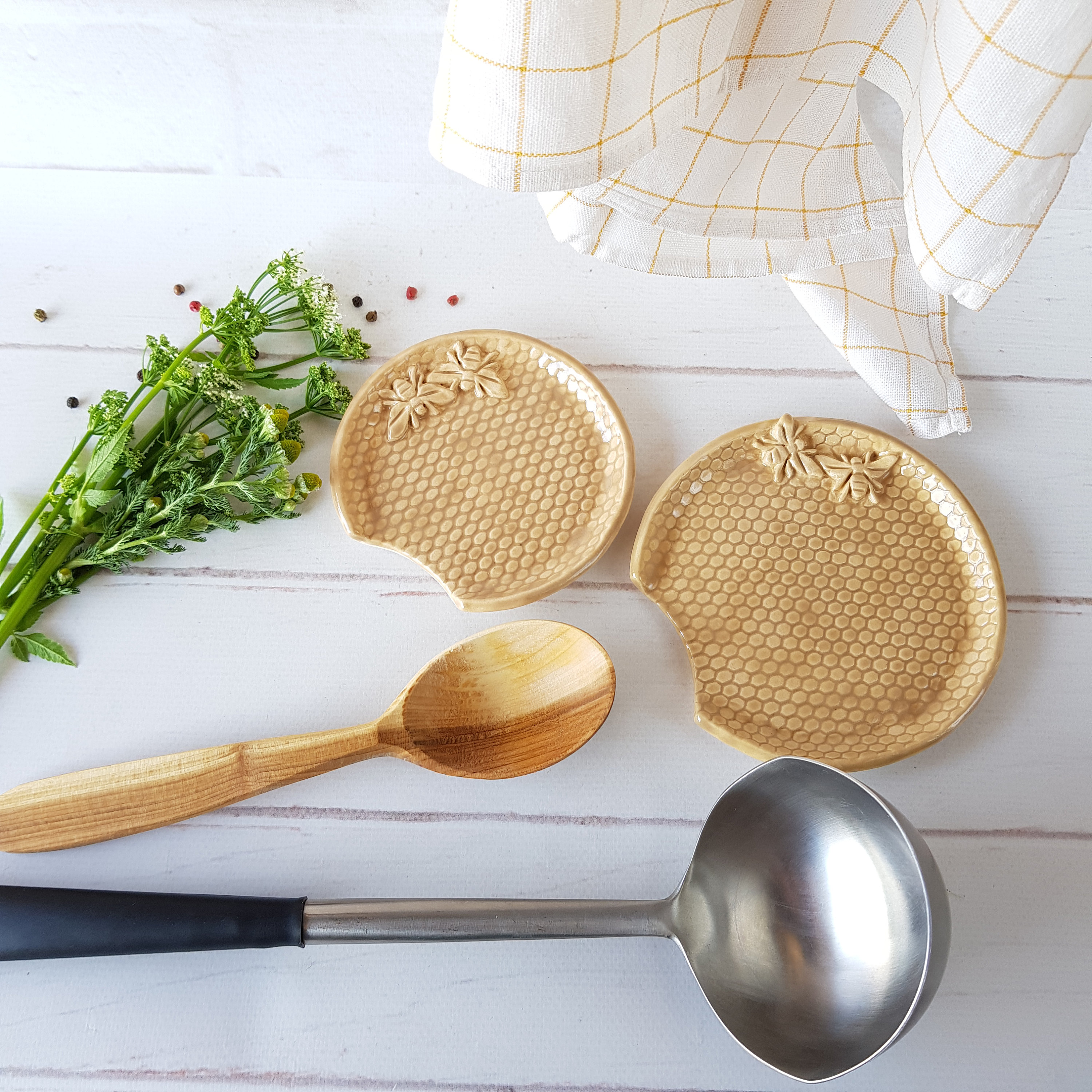 Ceramic Honeybee Crock Honeycomb With Bees Utensil Holder Yellow Tea ...