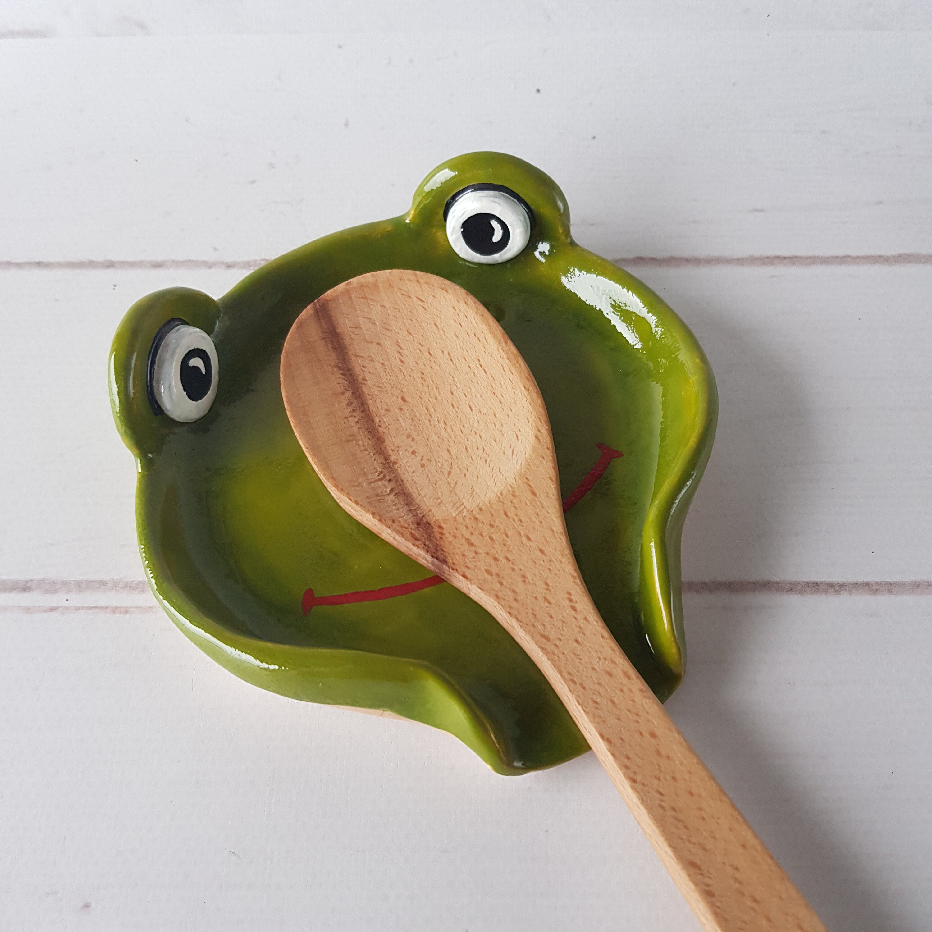 Frog spoon rest Cute green froggy utensil holder Ceramic spoon - Etsy.de