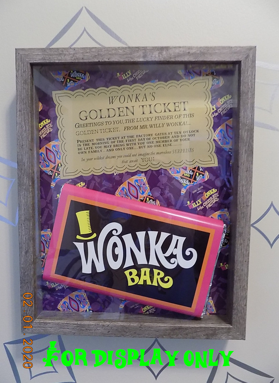 Willy Wonka & the Chocolate Factory Replica Wonka Bar and Golden Ticket ...