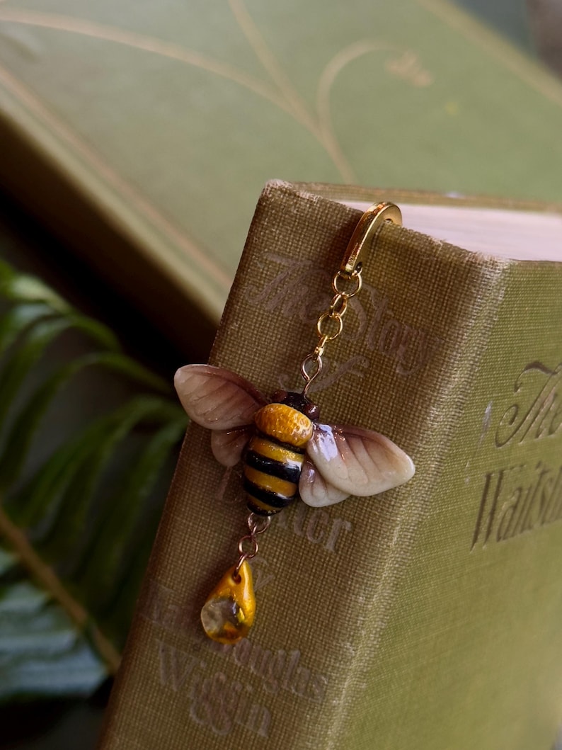 Handmade Honey Bee Bookmark: Polymer Clay Book Charm - Etsy