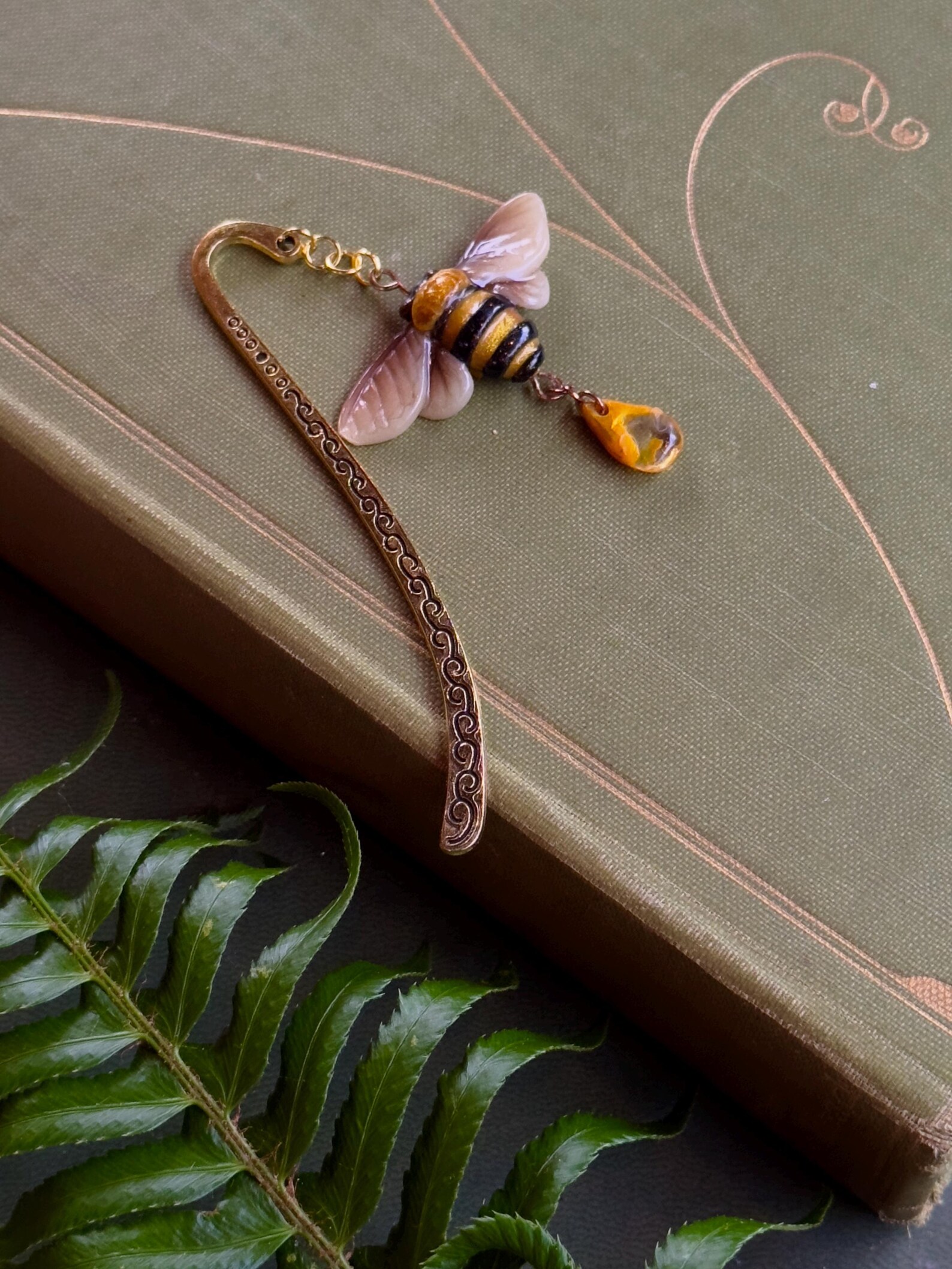 Handmade Honey Bee Bookmark: Polymer Clay Book Charm - Etsy
