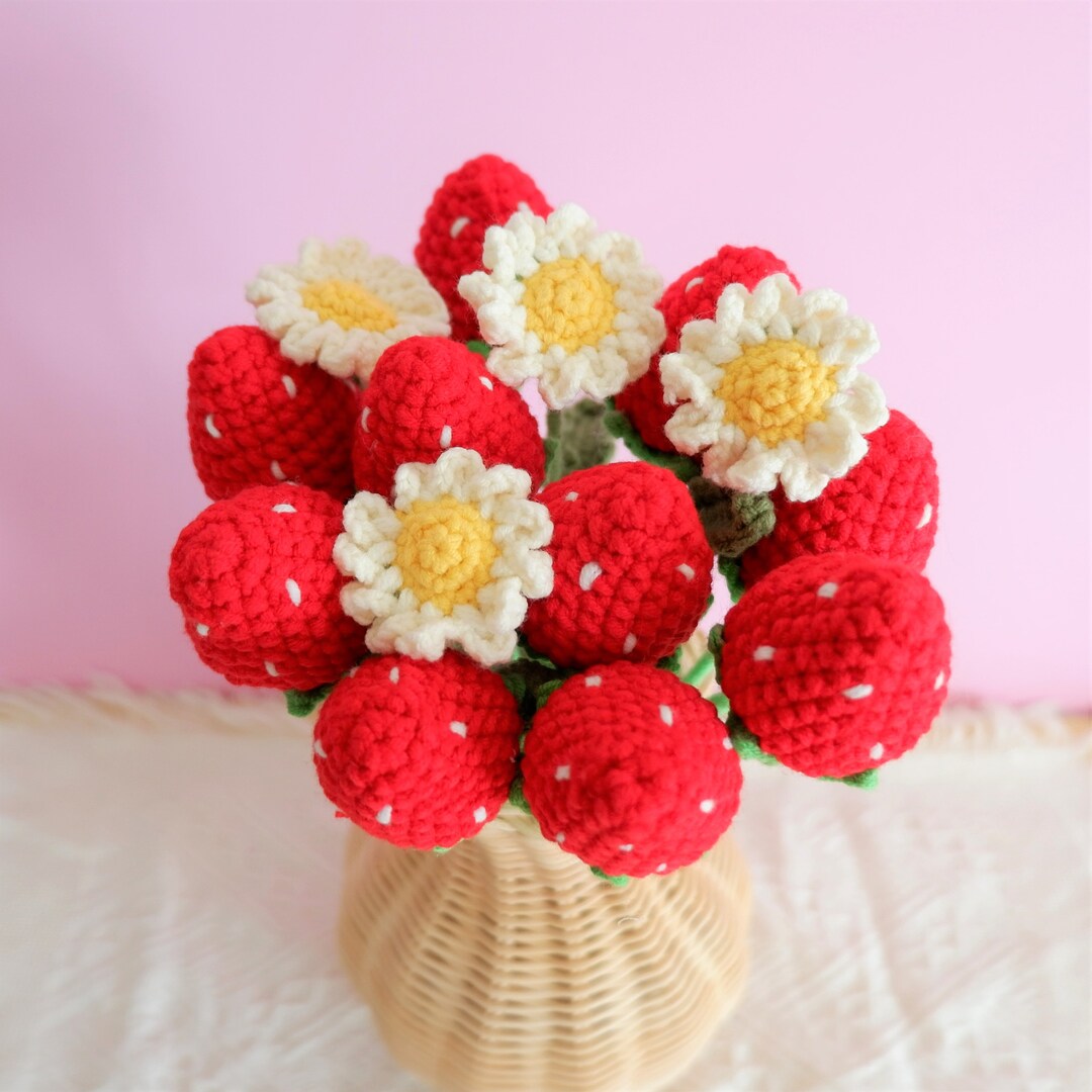 Crochet Strawberry & Daisy Flower Bouquet, Red Strawberry Bunch ...