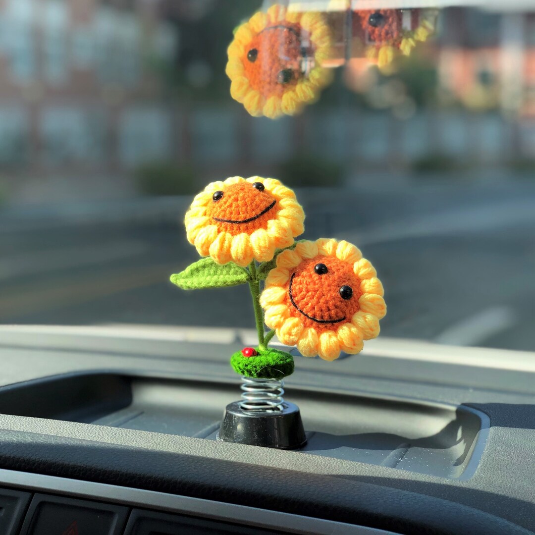Crochet Conjoined Sunflower Car Dashboard Decor, Bobblehead Smiley ...