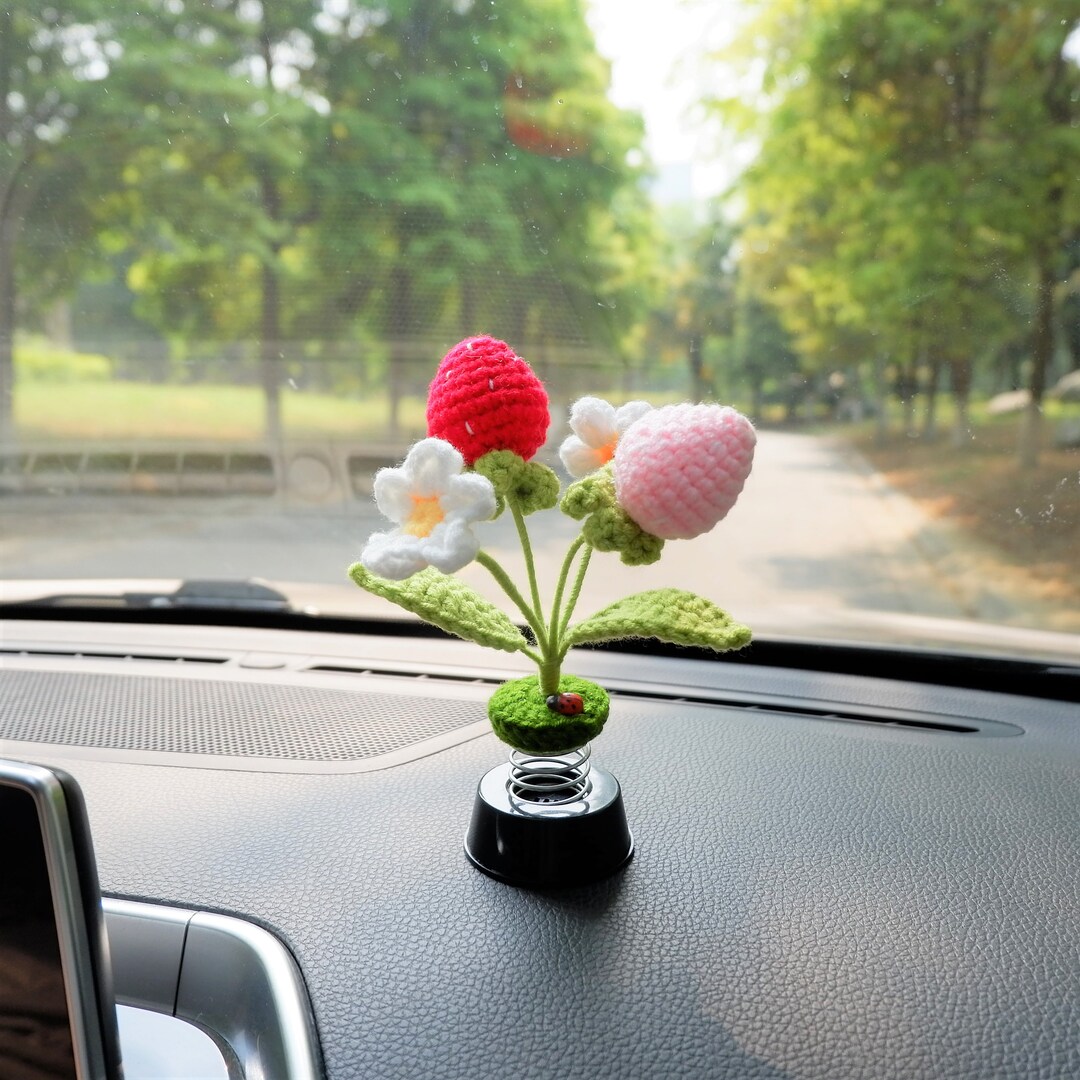 Crochet Strawberry & Daisy Car Accessory, Strawberry Plants Bobblehead ...