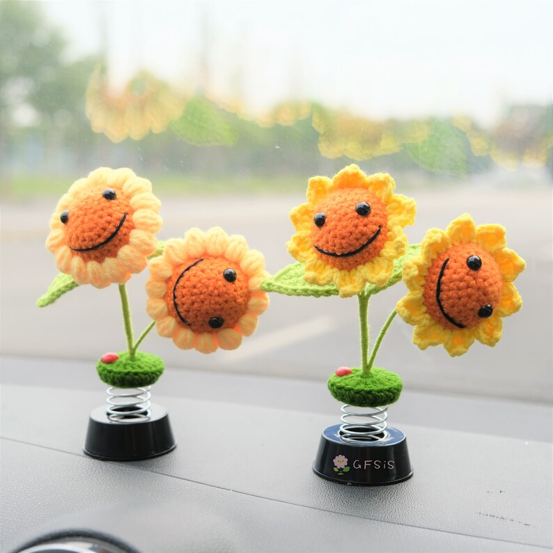 Crochet Conjoined Sunflower Car Dashboard Decor, Bobblehead Smiley ...