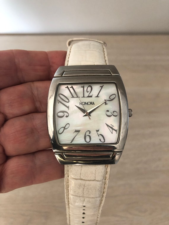 Vintage HONORA Large Face Mother of Pearl Ladies Quartz Watch - Etsy