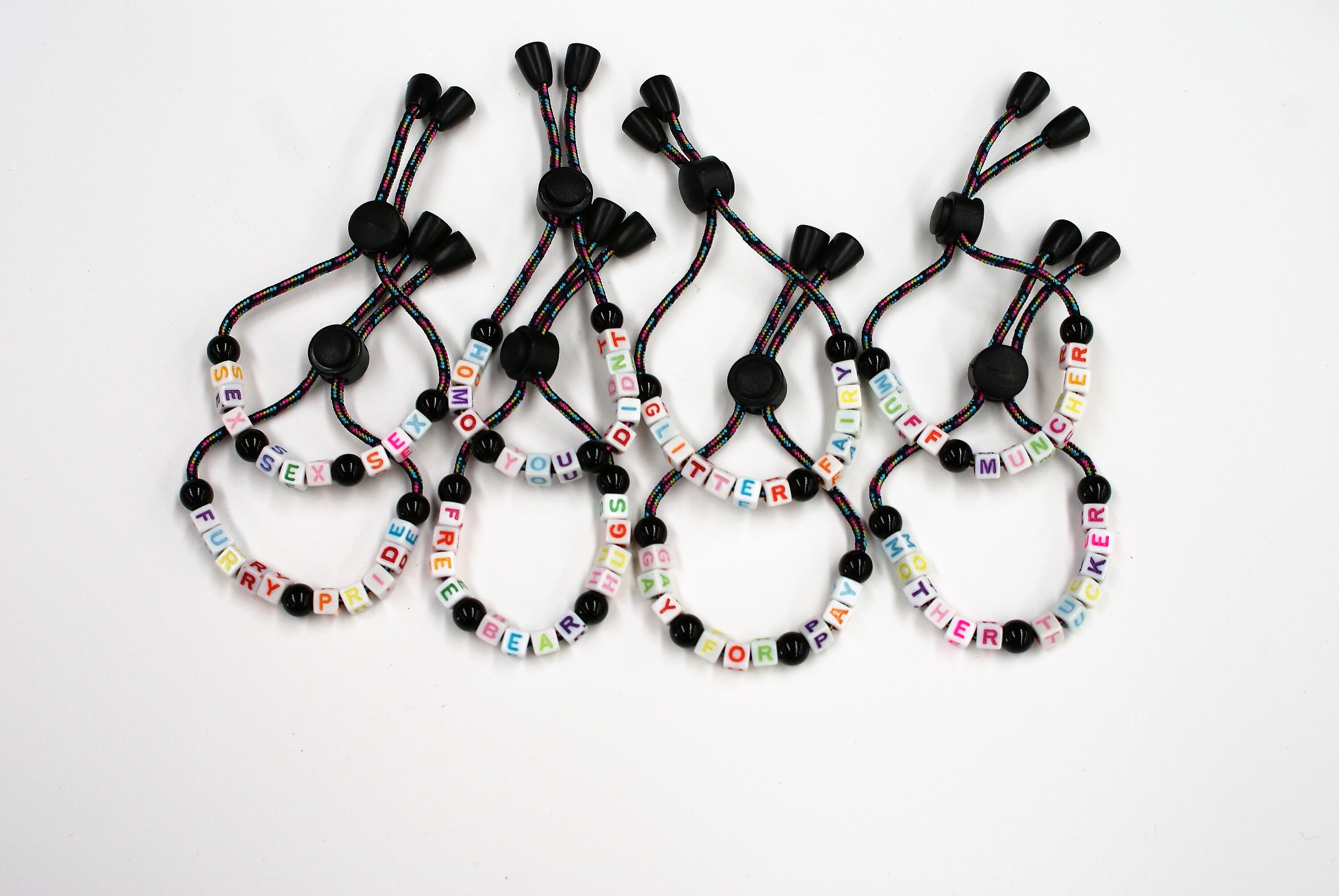 Pulseras de letras arco iris personalizadas hechas a mano. De mi rango ...