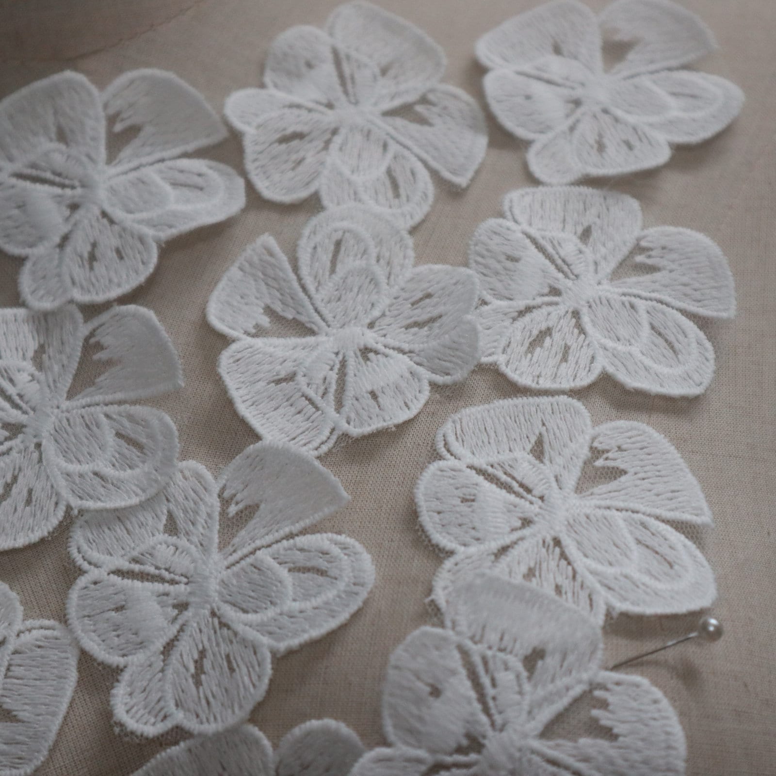 20 pieces off whtie flowers lace appliques 5.5cm embroidered | Etsy