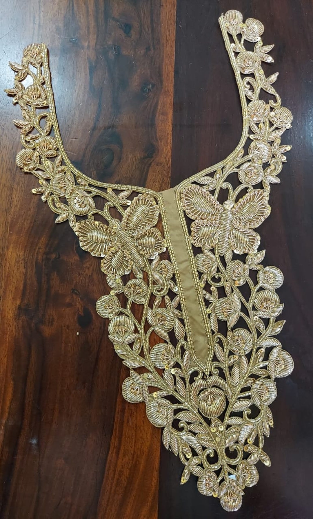 Patchs décoratifs pour le cou Collier indien perlé en or fabriqué à la ...
