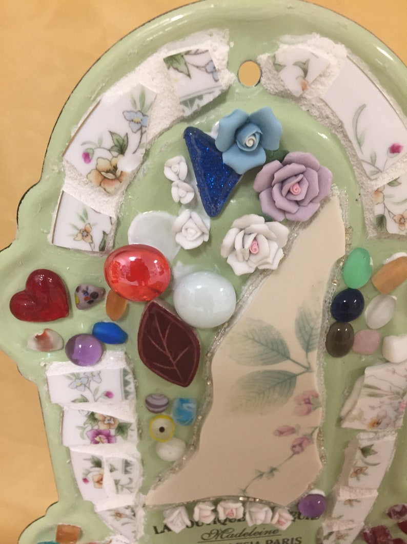 Home Decor Mosaic on Enamel Shelf ~ Mosaic Enamel Shelf Free Ground ...