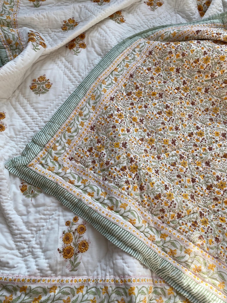 Anokhi Floral Queen Size Quilt, Yellow Green Doctor Cotton Bedding ...