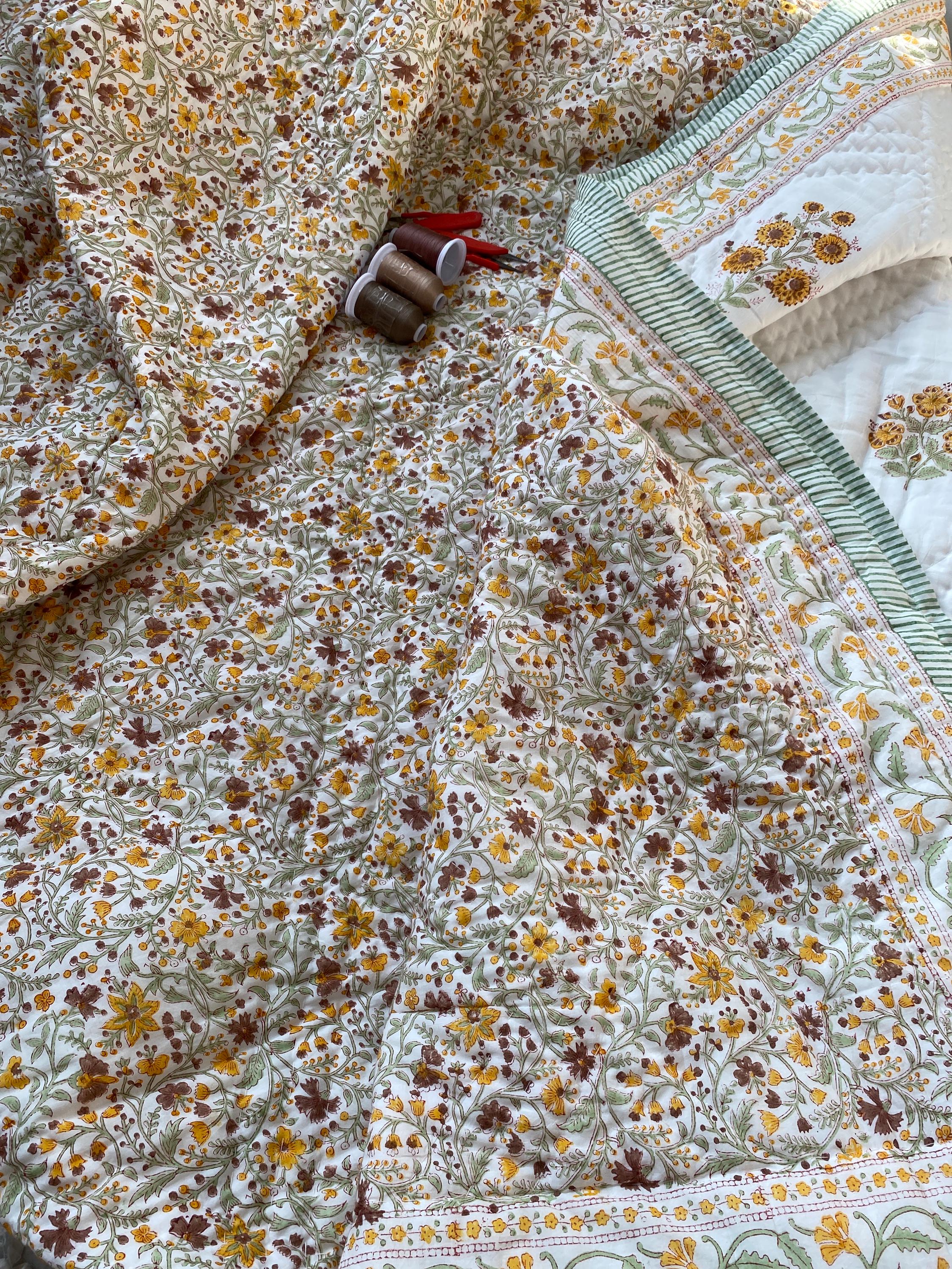 Anokhi Floral Queen Size Quilt, Yellow Green Doctor Cotton Bedding ...