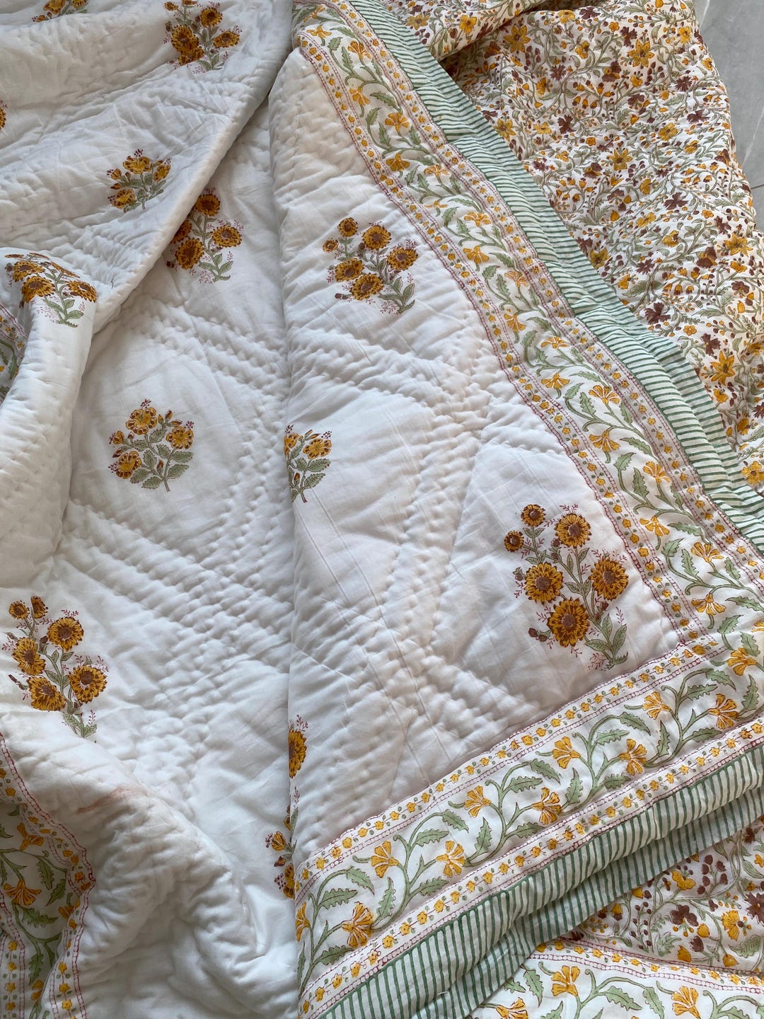 Anokhi Floral Queen Size Quilt, Yellow Green Doctor Cotton Bedding ...