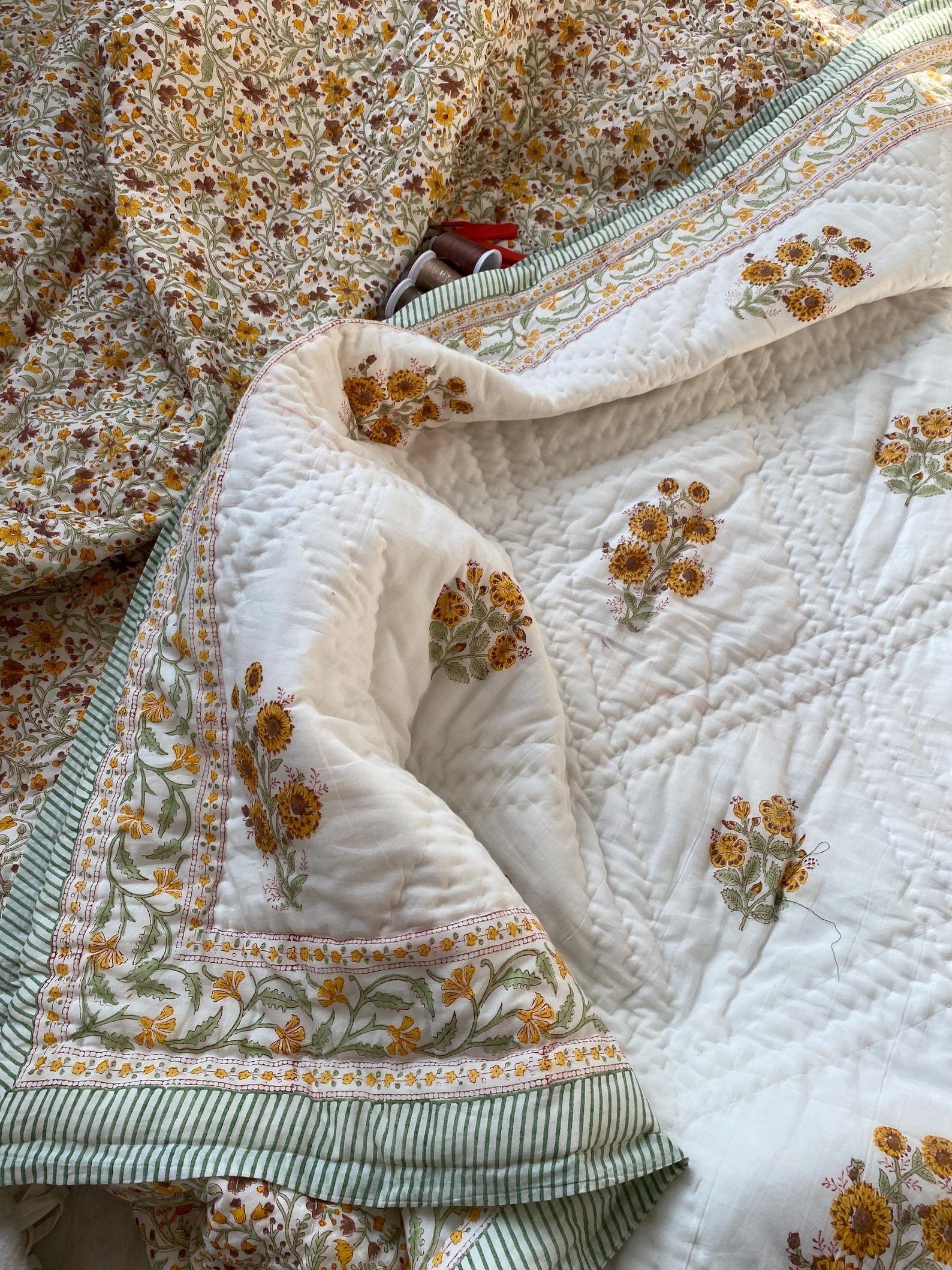 Anokhi Floral Queen Size Quilt, Yellow Green Doctor Cotton Bedding ...