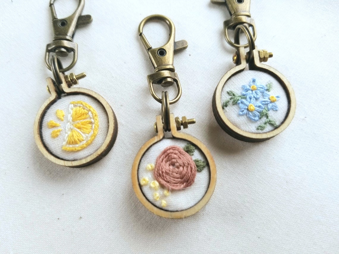 Embroidered Hoop Keychain Hand Embroidered Mini Wooden Hoop - Etsy