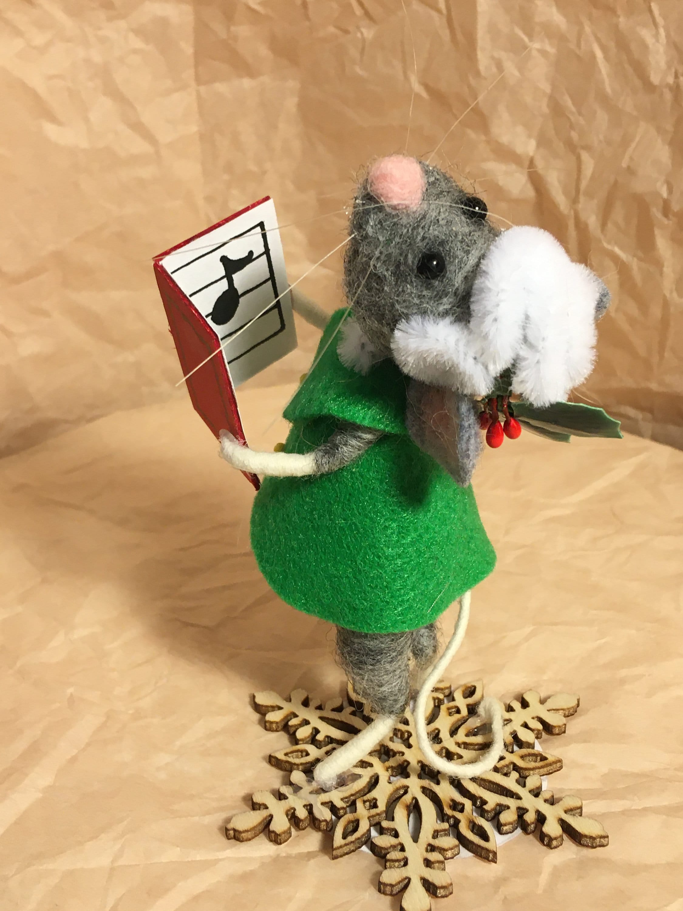 Lady Caroler Felted Mouse - Etsy