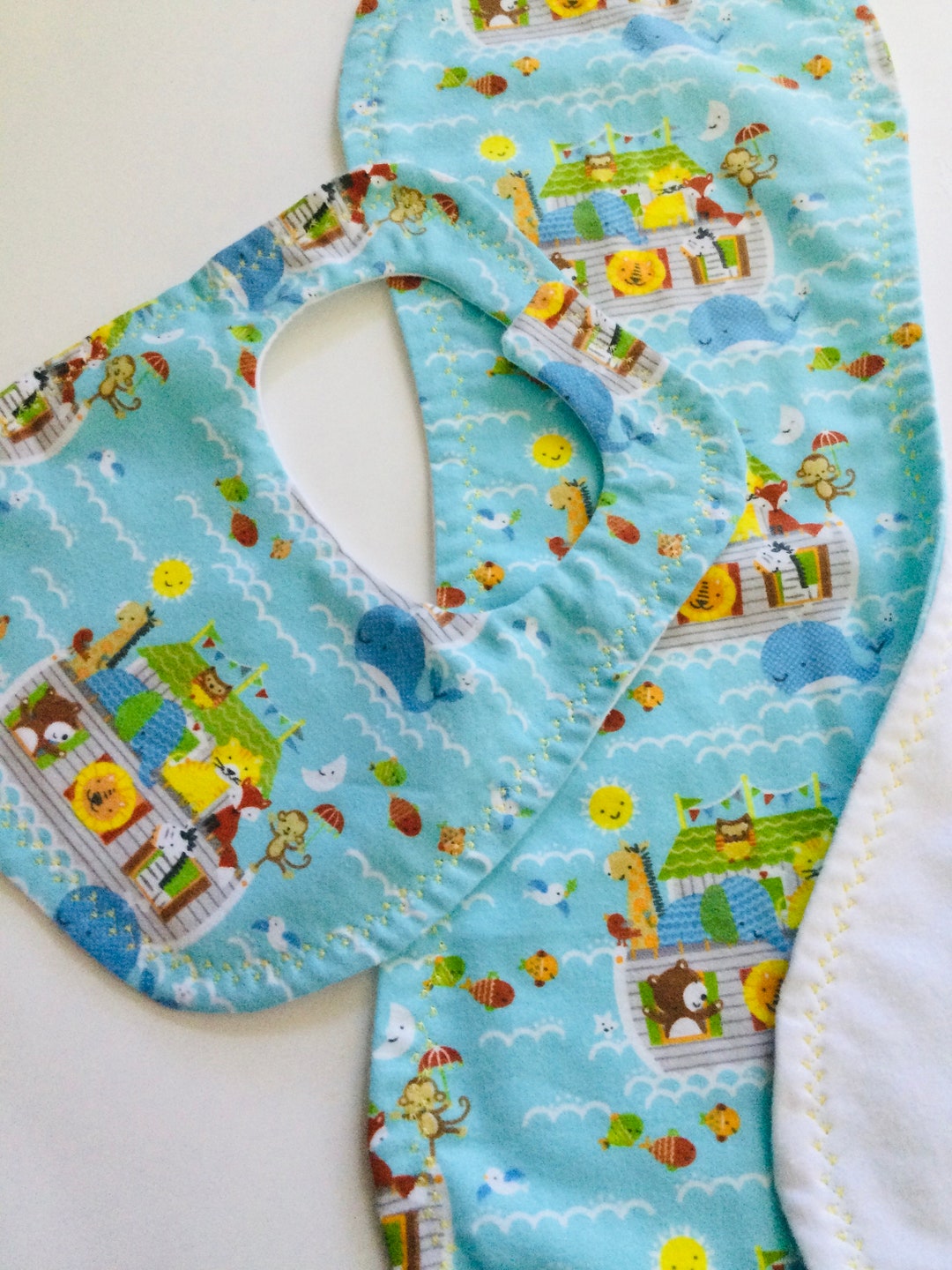 Noah's Ark Burp Cloth and Snap Bib Set: Embroidered Flannel - Etsy 日本